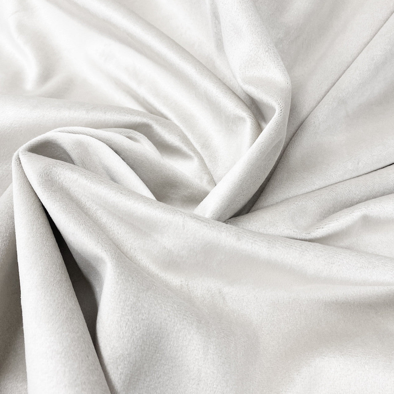 132 Inch Round Velvet Tablecloth White | Bridal Tablecloth